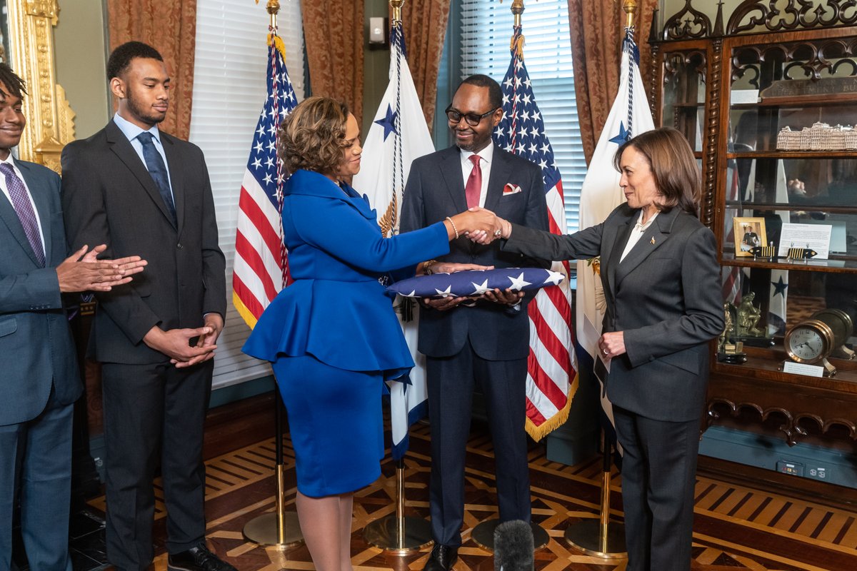 Jessica Davis Ba is an experienced diplomat who was my trusted advisor ...