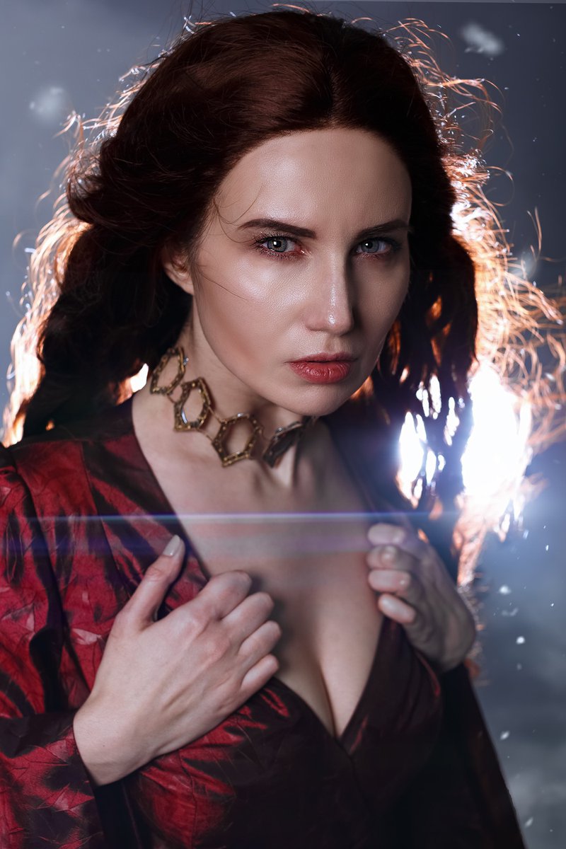 Amazing Cosplay on Twitter: "Melisandre [ Game of Thrones ] Model: Saint Hysteria Photo: Elena ...