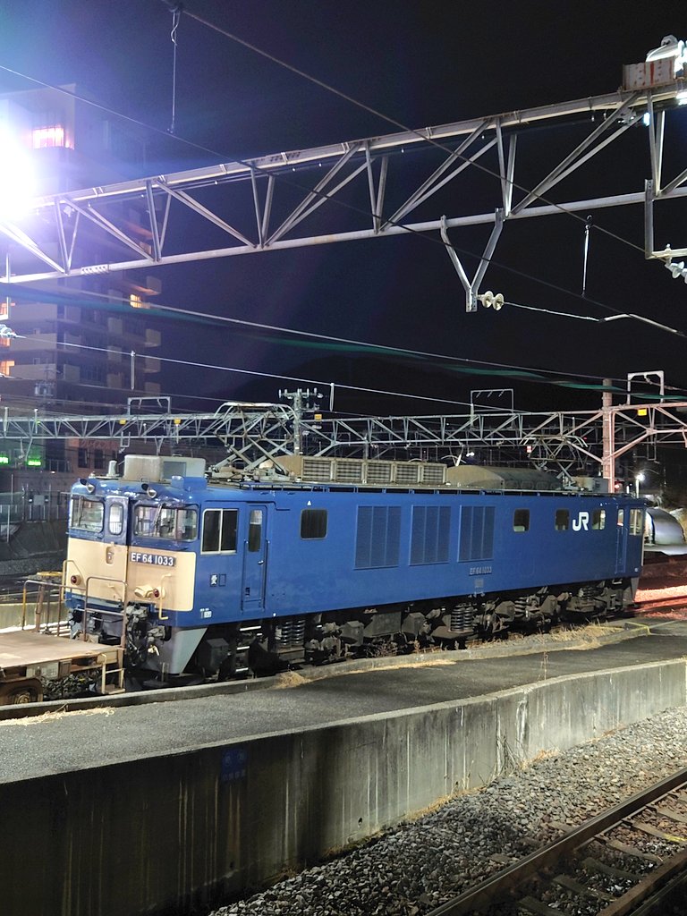急行ちくま on Twitter: "夜間の貨物便報告その2 8081レ EF64-1021+EF64-1036+タキ18両 9080レ EF64-1033+コキ13両（塩尻23時8分頃着 ...