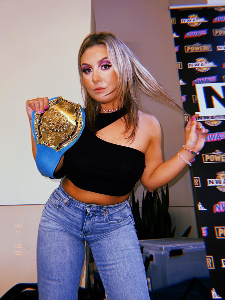 ellaenvypro on Twitter: "y’all might’ve never liked me and I’m fine w it 💅🏻"