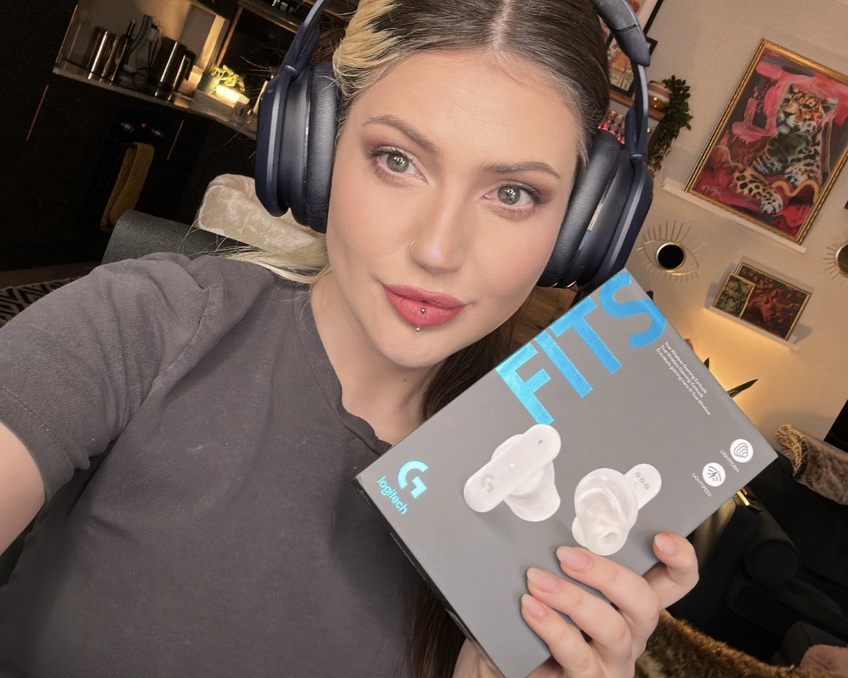 Logitech G UK on Twitter: "RT @djarii: Look who got her grubby paws on @LogitechGUK G FITS ...