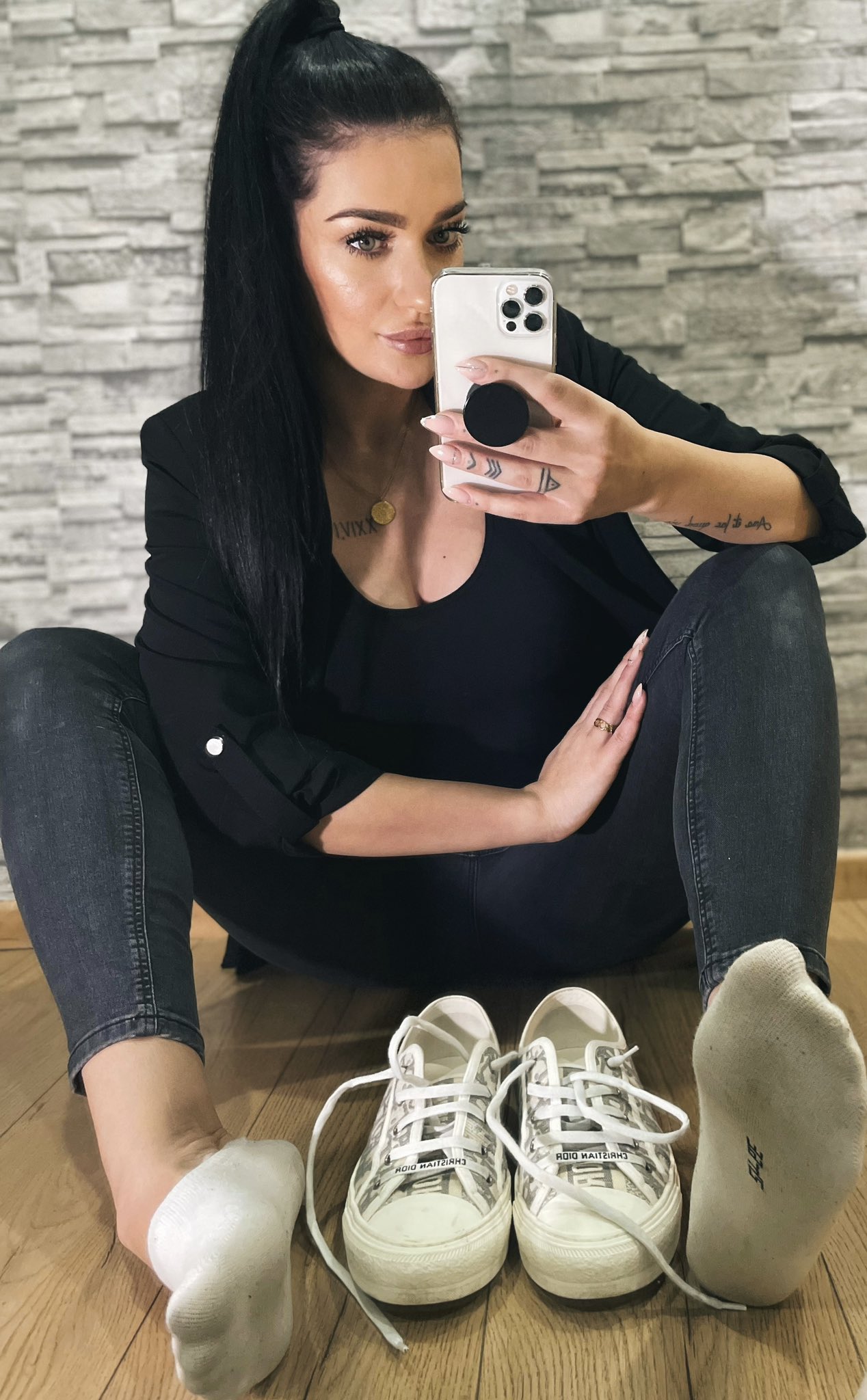 𝐆𝐨𝐝𝐝𝐞𝐬𝐬 𝐌𝐨𝐧𝐚 OF Top 0,45%🌎 on Twitter: "your favourite 💯 #footdomination #sweatyfeet #socks # ...