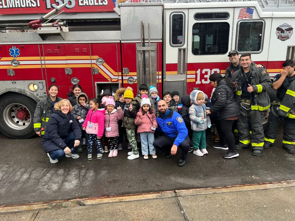 NYPD Community Affairs on Twitter: "Yesterday at PS 211, Queens Outreach Division held a ...