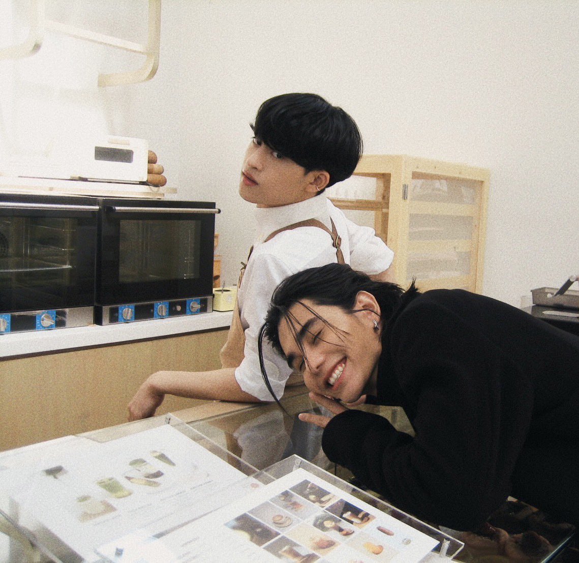 🌬️ fia ֶָ֢우주빵집🍞🚀 on Twitter: "these two 🧁🤍 #JeffBarcode #เจฟบาร์โค้ด"