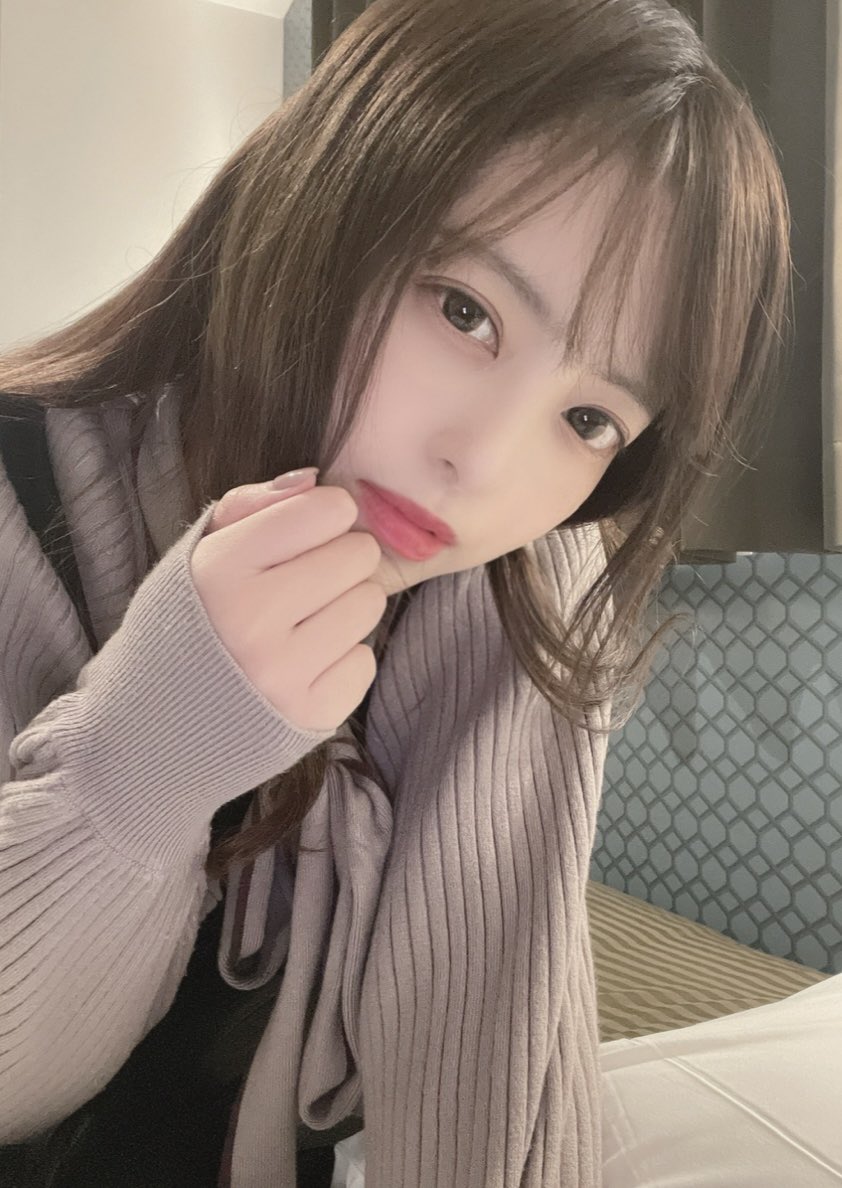 桜もこ on Twitter: "仮眠でぼさぼさもこ🌸 https://t.co/ODPSi2B0y5" / Twitter