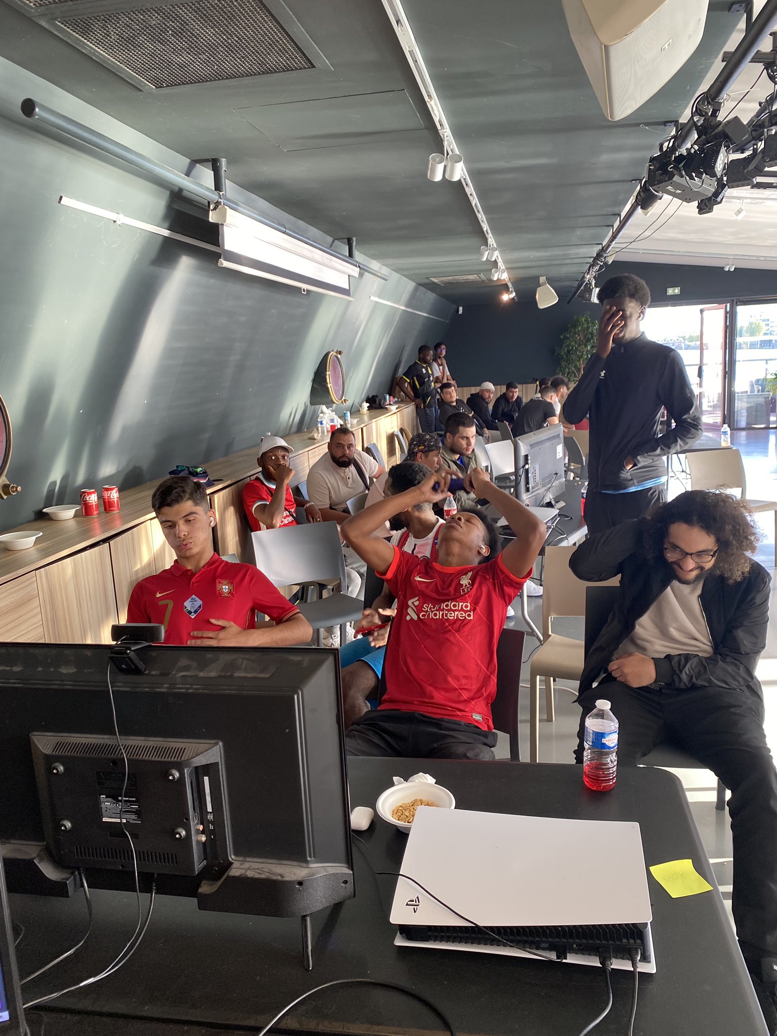 Bouchi JR 7️⃣ on Twitter: "JE PEUX OFFICIELLEMENT ME QUALIF AU FGS, ce fût long..😭😭 https://t.co ...