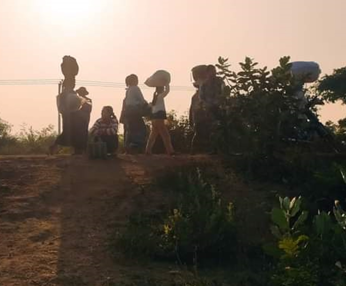 Khit Thit Media On Twitter ခင်ဦးမြို့နယ်၊ ညောင်ပင်စုကျေးရွာကို စစ်တပ်မီးရှို့ခဲ့ပြီး လက်နက်က