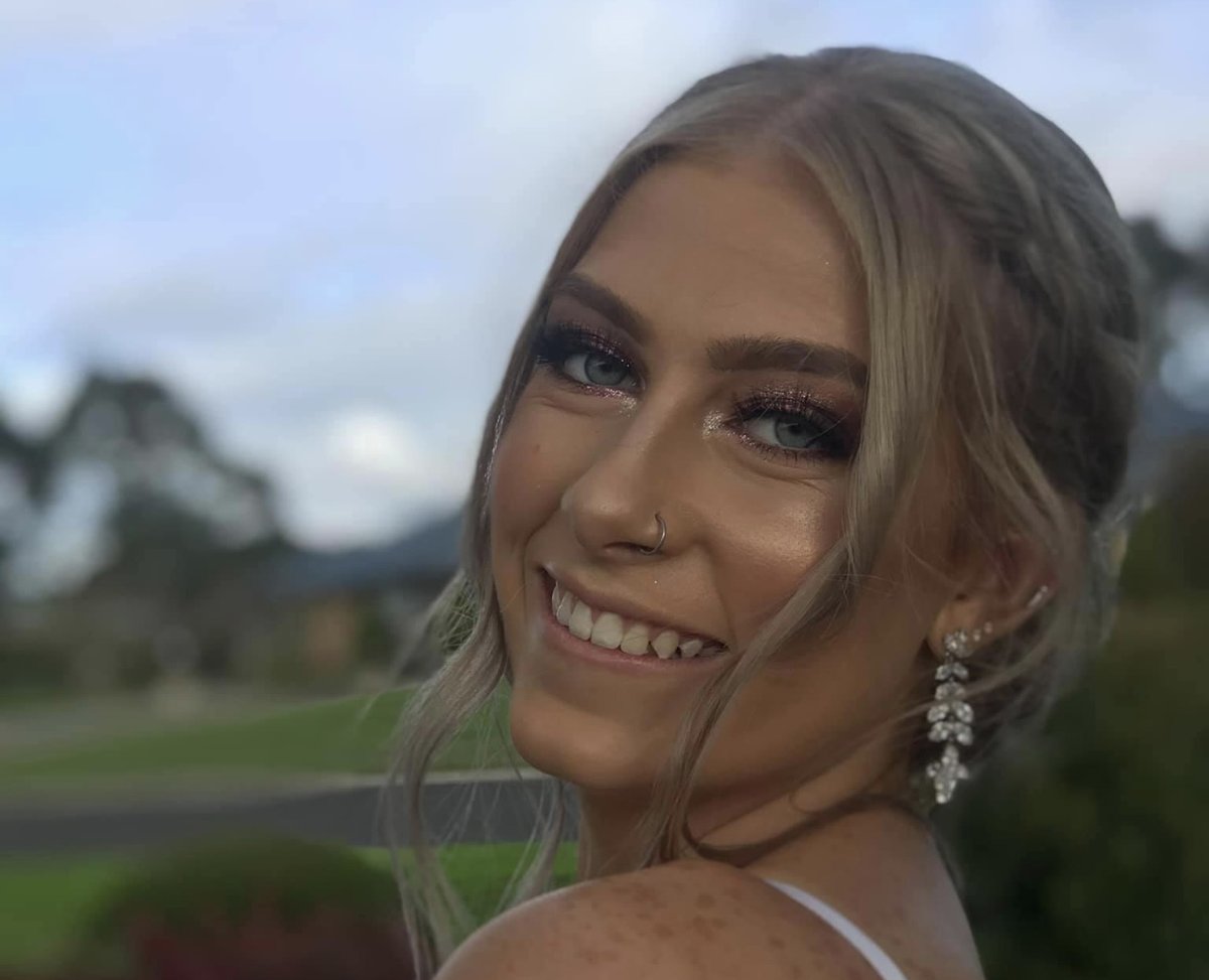 Lara Whitehead's Instagram, Twitter & Facebook on IDCrawl