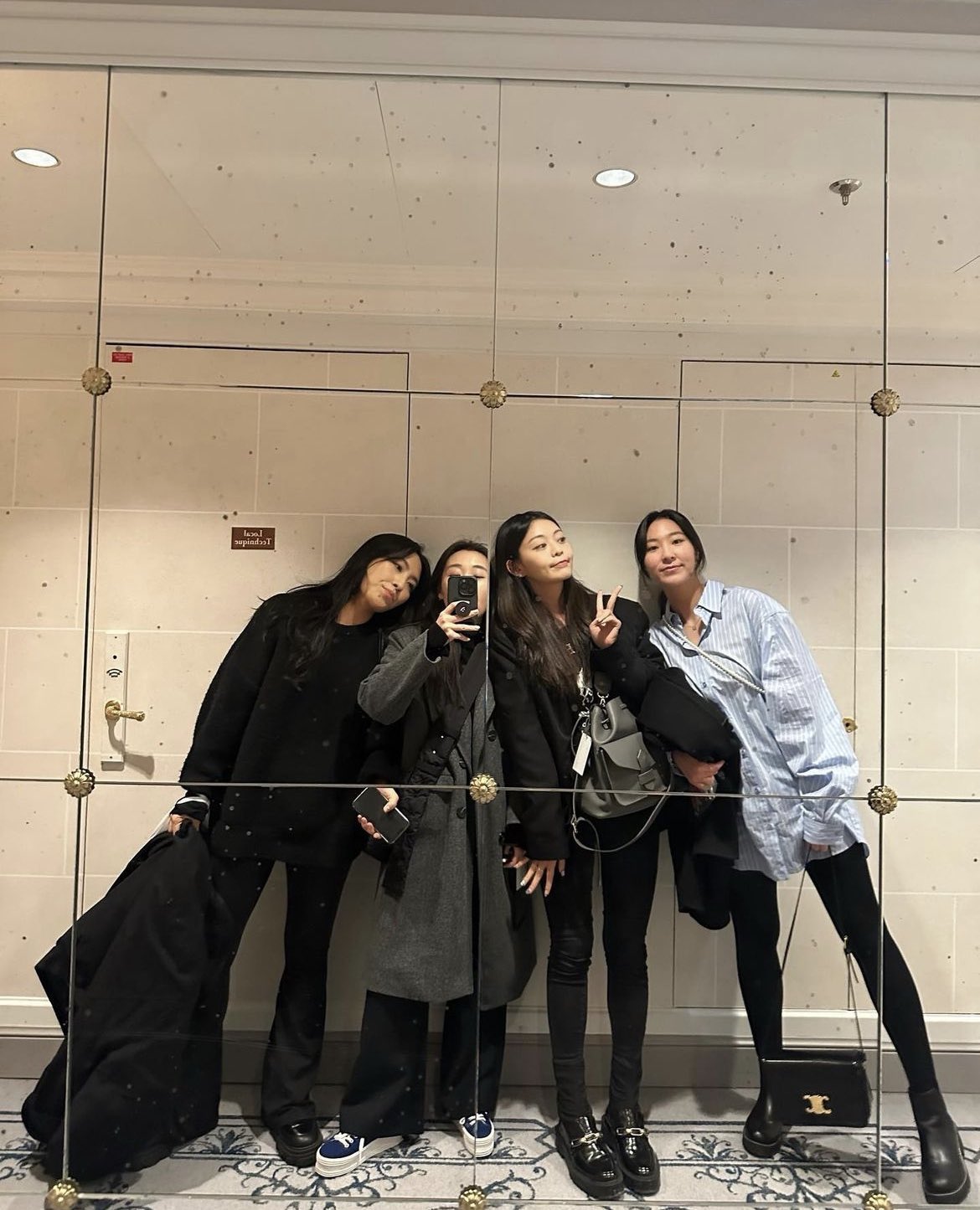 ed-chu~ on Twitter: "bp managers and bodyguards ot4 picss so cuteeee 😭😭😩 https://t.co/cS3DU9QAKs ...