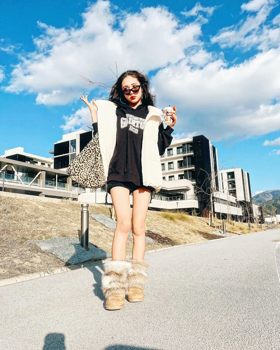 Daida Moka (代田萌花) 🖤🖤🖤 En Instagram https://t.co/vevIHcxs2v #代田萌花 #もちゅ ...