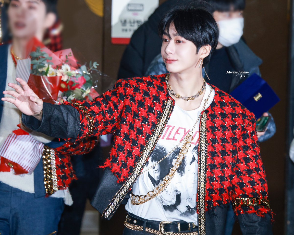 hyungwon pics | fan acc on Twitter: "230120 | always shine #형원 @OfficialMonstaX"