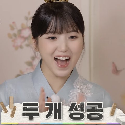 pannchoa on Twitter: "NMIXX Jiwoo's traditional beauty shines in a hanbok https://t.co ...