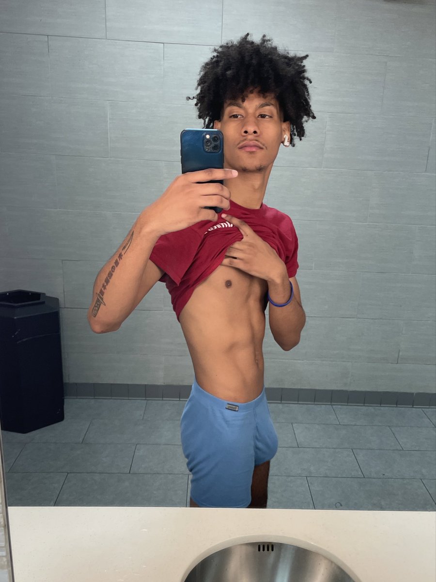 🔞alphas Men🔞 On Twitter Rt Besitosbonita Would You Give Me Head In
