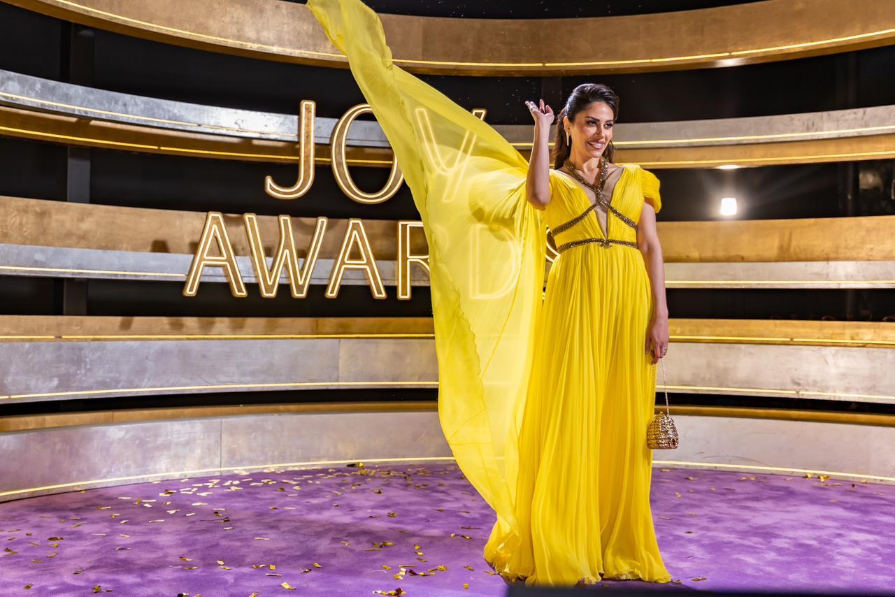 Gorgeous on Twitter: "إطلالة الفنانة إلهام علي 💛 #JoyAwards https://t.co/AE7YvVtmiO" / Twitter