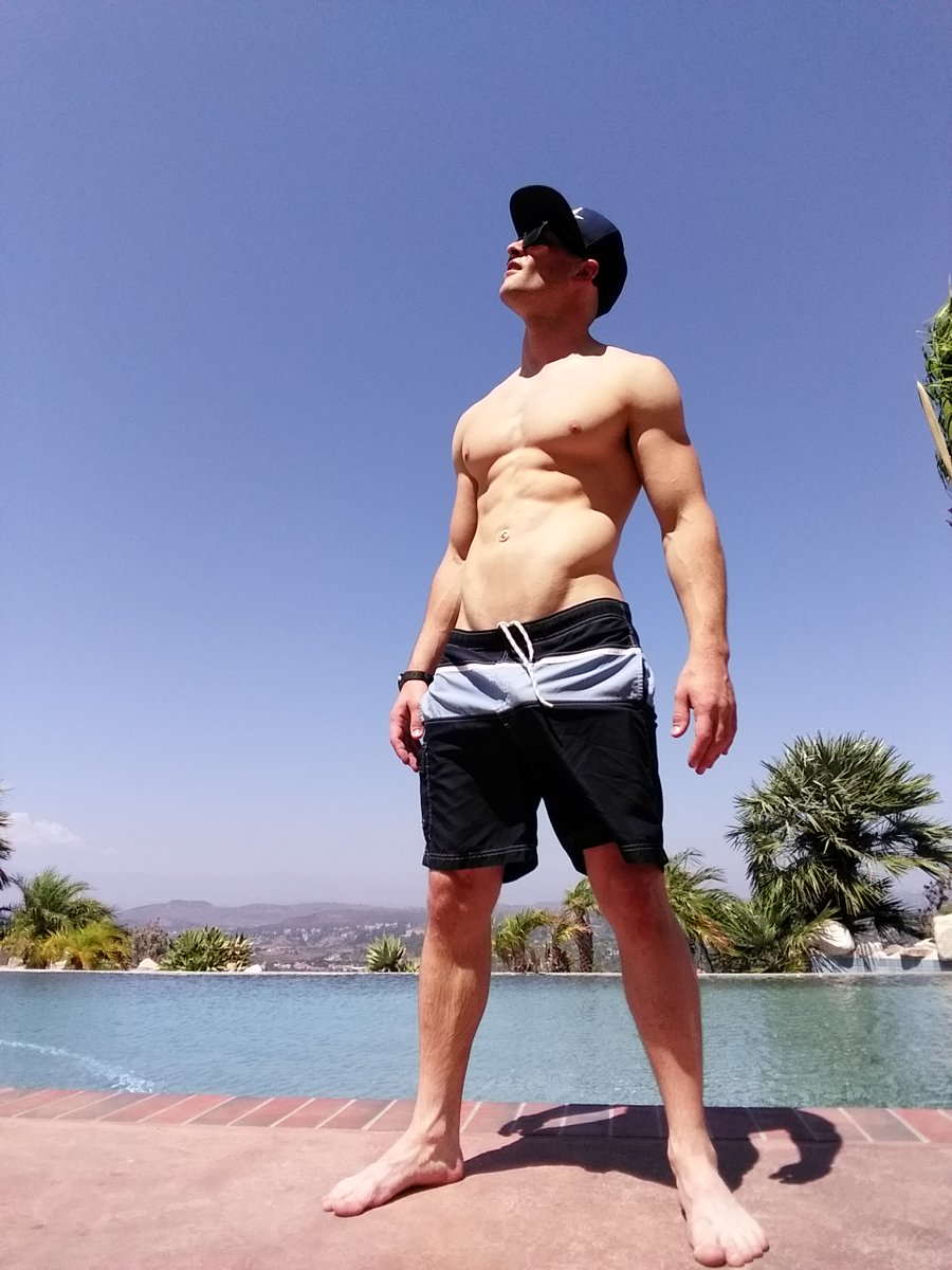 Zac Wild on Twitter: "Vote for Me in MV Awards for King of the Year! 👑@manyvids Vote Here >https ...