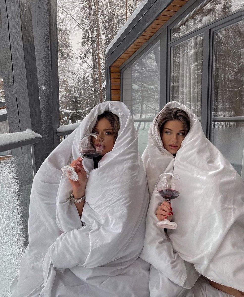 Izzy C ☆~♡ On Twitter Its So Cold 🥶 But At Least We Have Wine My