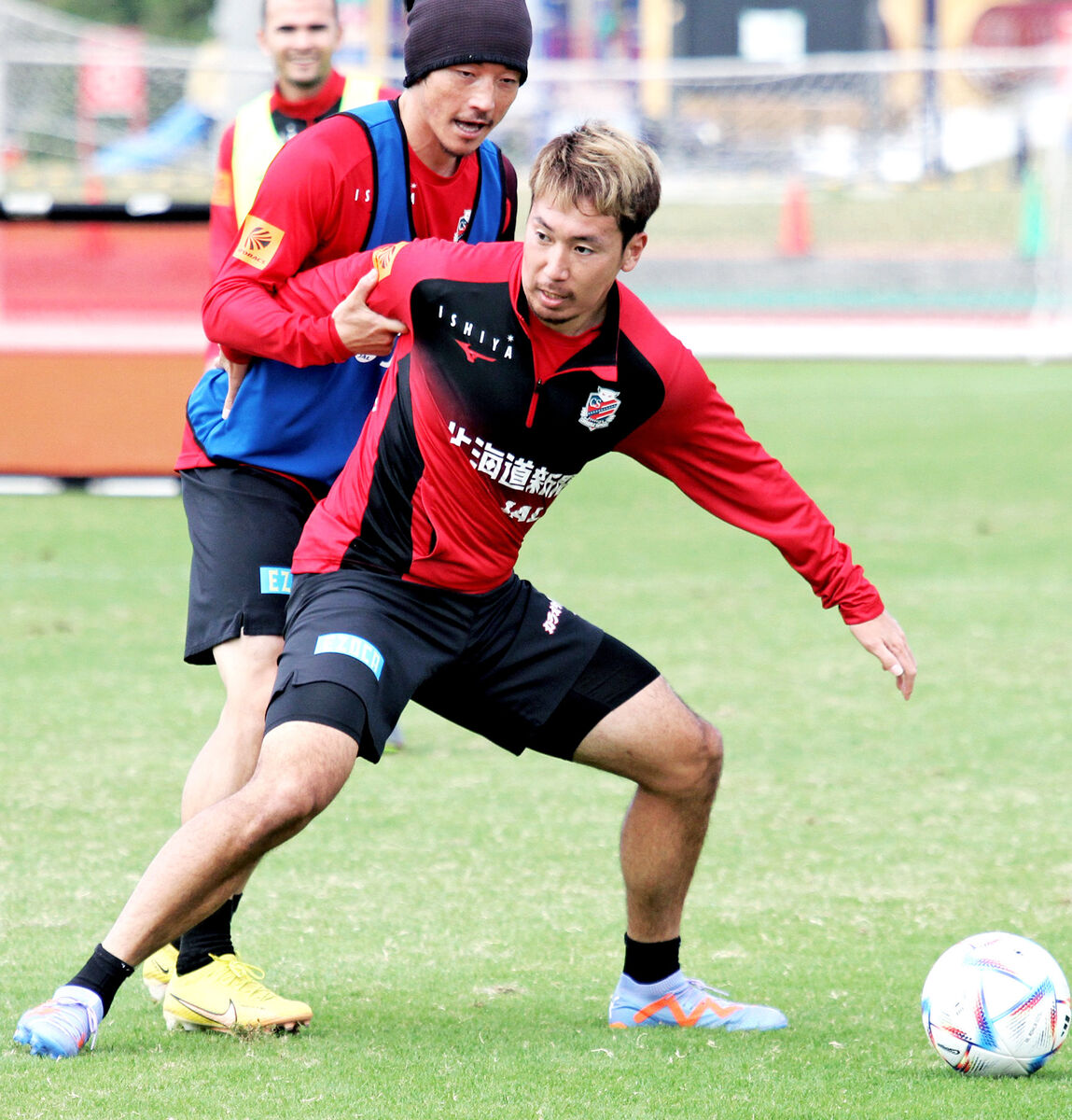 スポーツ報知 サッカー取材班 on Twitter: "J1コンサドーレ札幌DF福森晃斗「FKに関しては譲りたくない」…沖縄キャンプ7日目 https://t.co/5YrKaAy8MM ...