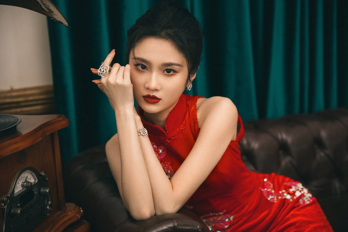 cdrama tweets on Twitter: "#ZhangHuiwen for Jiangsu TV Spring Festival Gala More snaps - https ...