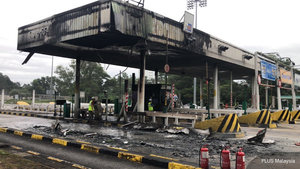1. The UPM exit toll plaza in Serdang has reopened, hours after a tour ...