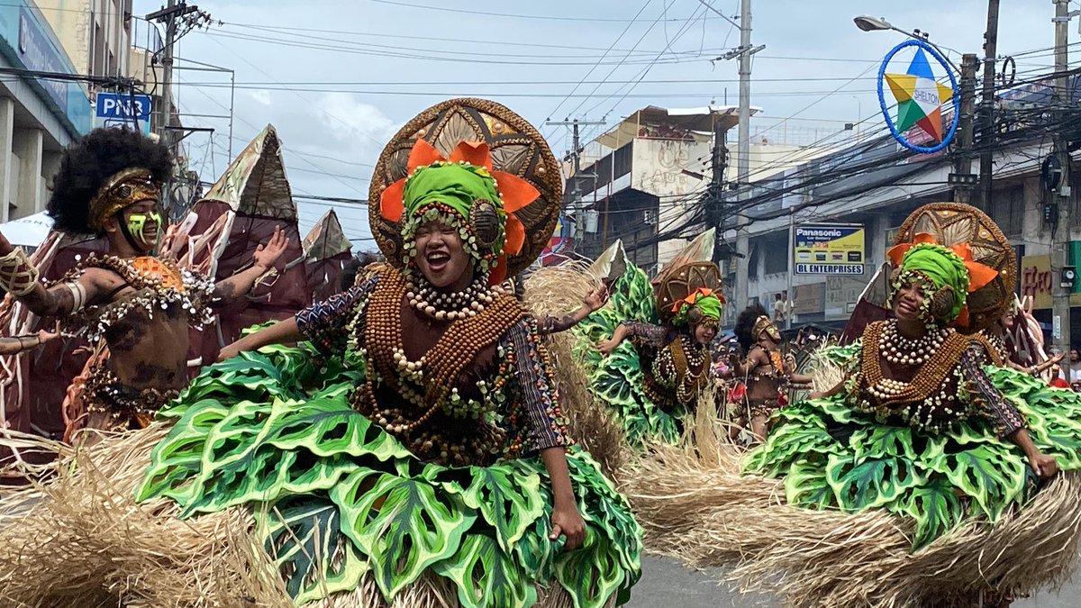 Daily Guardian on Twitter: "LOOK: Tribu Molave kang Salog, a well-known barangay-based Dinagyang ...
