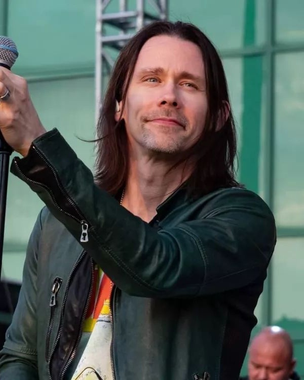 트친소 이델☠️ on Twitter: "#커미션_찾아요 이 아저씨 그려주실 분 구합니다 SD MD LD 러프퀄 선화 흑백 단색 풀채색 신경쓰지 않아요 데포르메 참고하시라고 ...