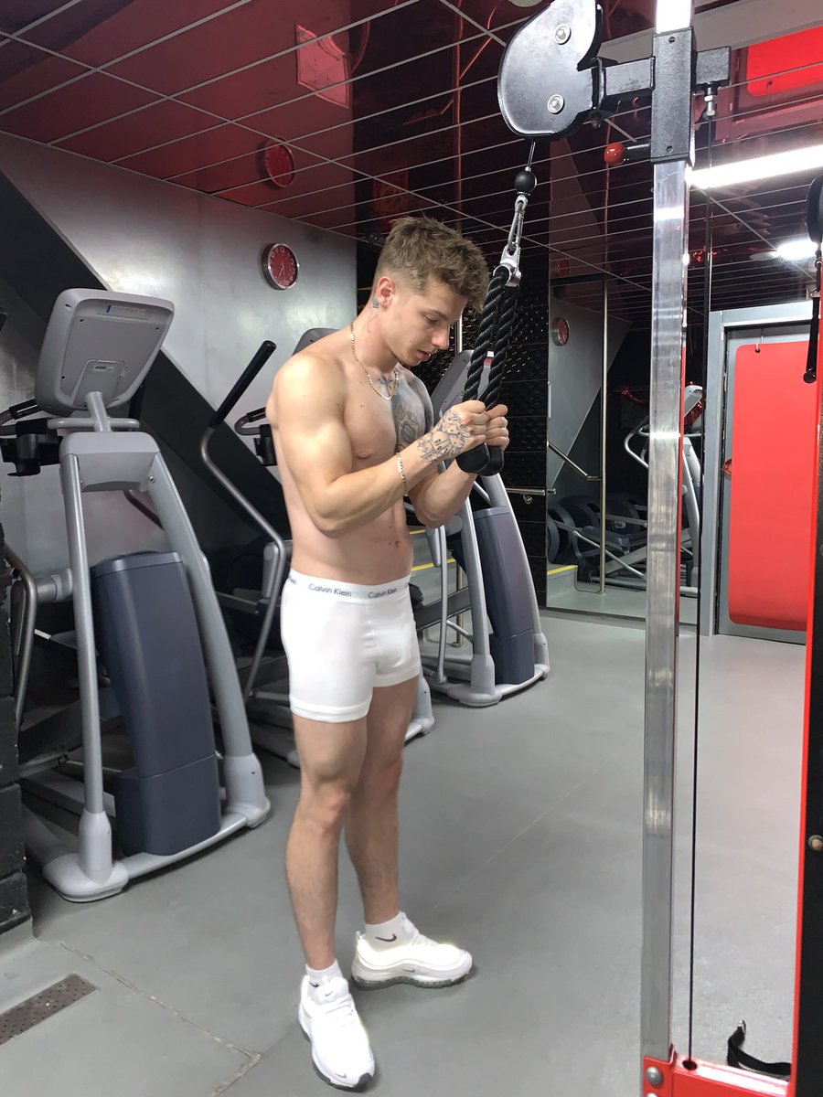 Master Rob on Twitter: "Left the gym reeking of my dominant alpha sweat as usual… 👅💦"