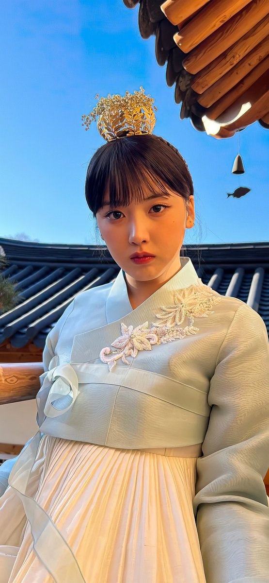 NMIXX Wallpaper🍥 on Twitter: "2349 NMIXX Princess #JIWOO hanbok Extended Full Scale Wallpapers 2 ...