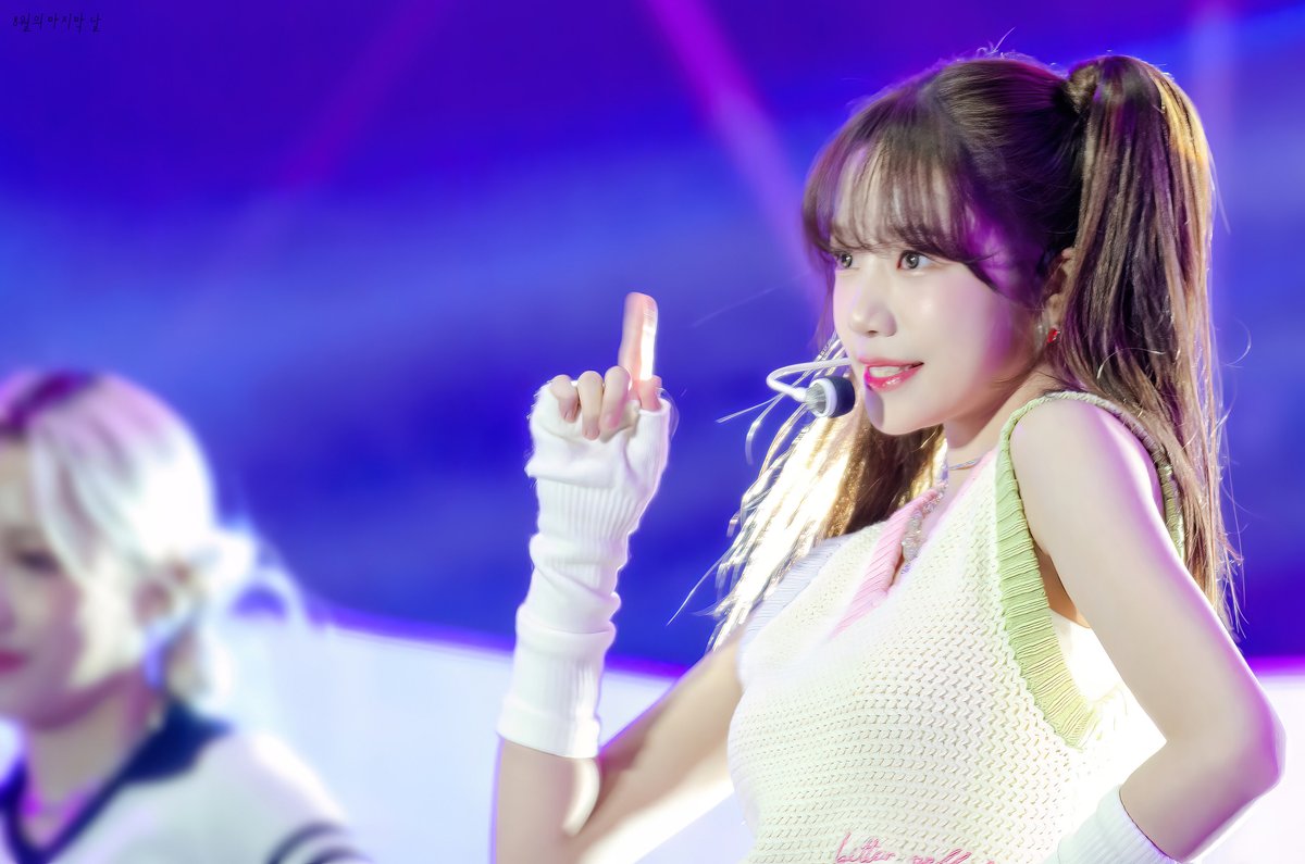 𝘑𝘦𝘯. 💗🫧 on Twitter: "RT @5959by102: [20221001] 2022 INK 콘서트 #조유리 #JOYURI #チョユリ #잉크콘서트 #INK콘서트 🐶"