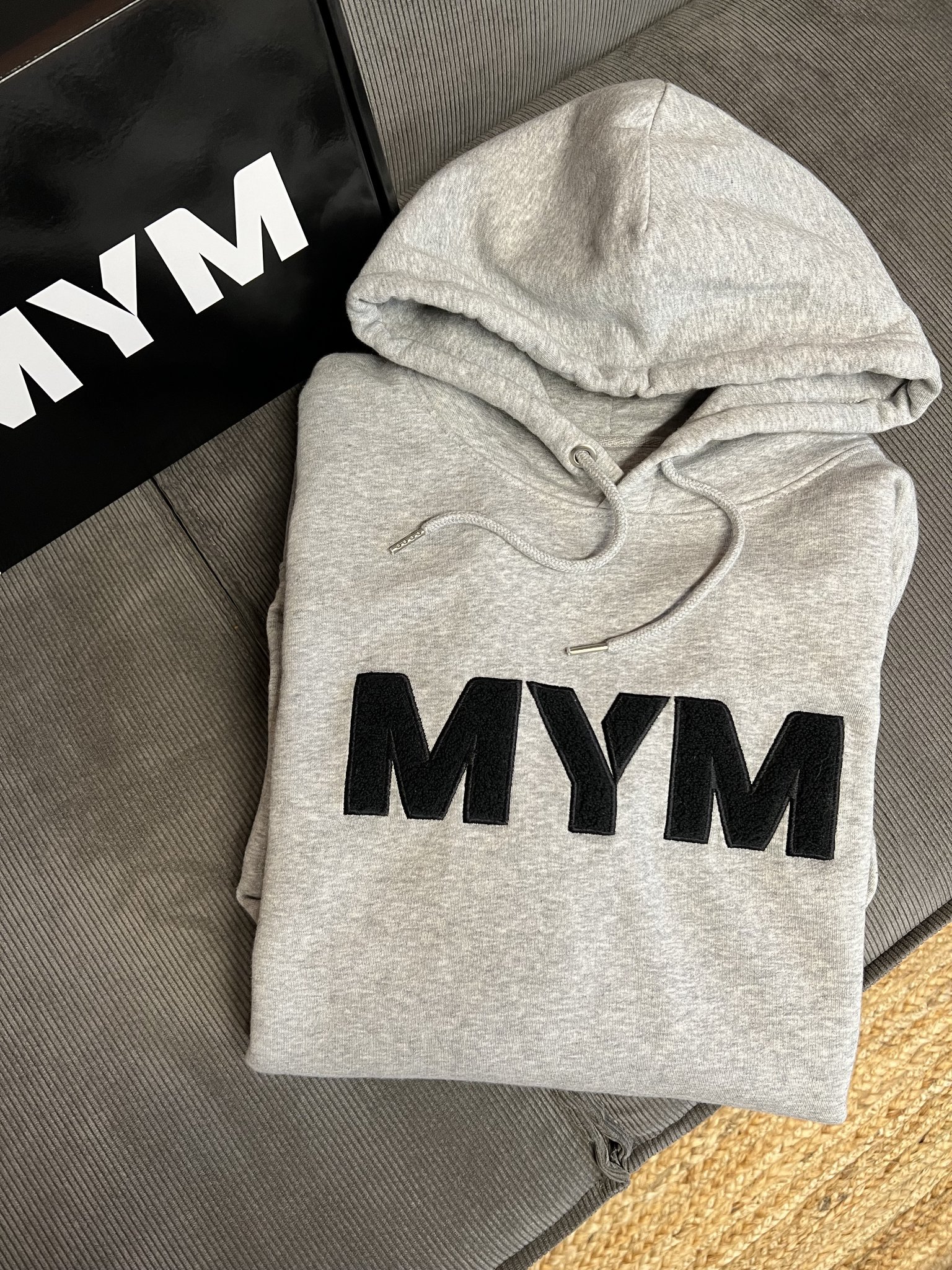 MYM on Twitter: "Hey you ! On t’offre un sweat MYM 😍 RT, likes et ...