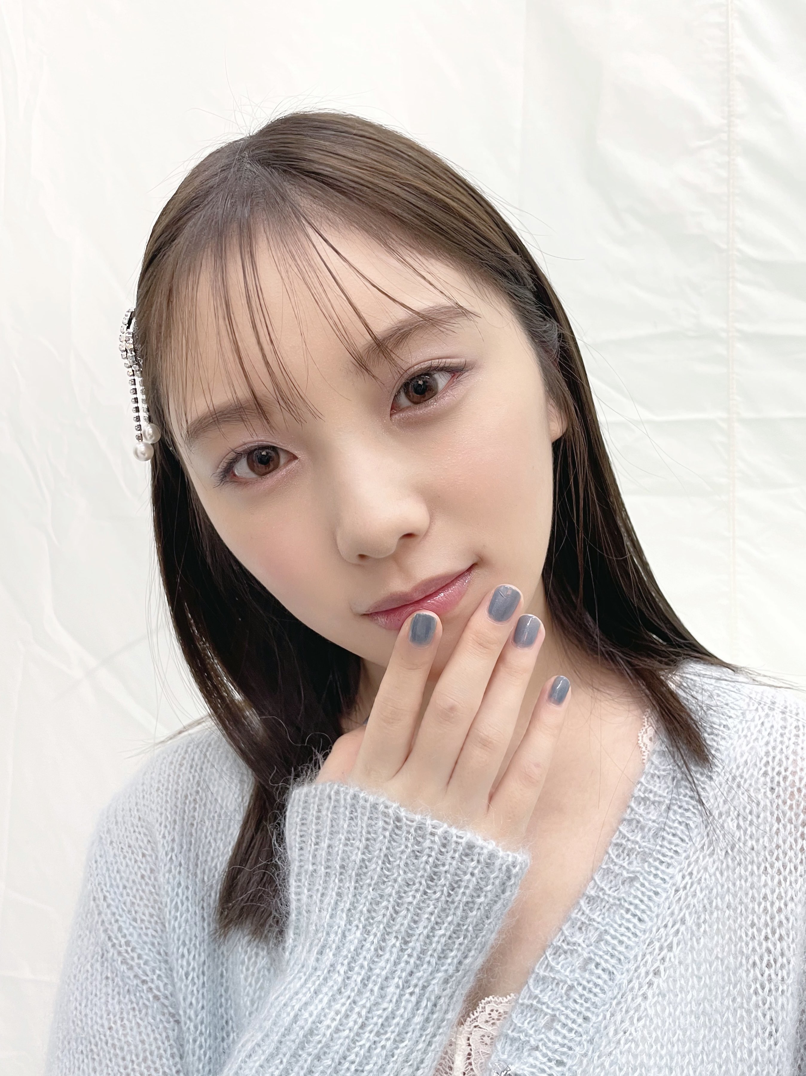 bis[ビス] on Twitter: "┋𝗢𝗙𝗙 𝗦𝗛𝗢𝗧┋ 発売中の #bis1月号 からオフショットをお届け🫧 今日は・・・ ／ #与田祐希 ちゃん🤍 （#乃木坂46 ...