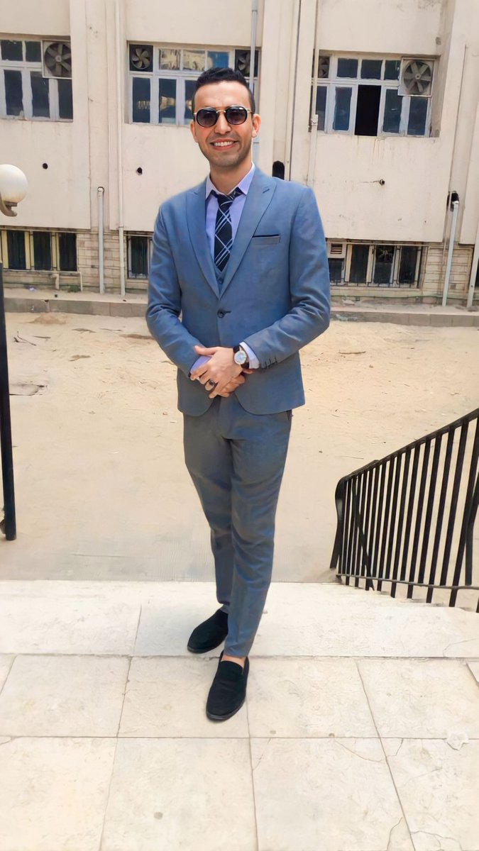 Bassem Hussien on Twitter: "بشارك يوم من أجمل أيام حياتي و بجد اول مره افرح من قلبي في الكليه ...