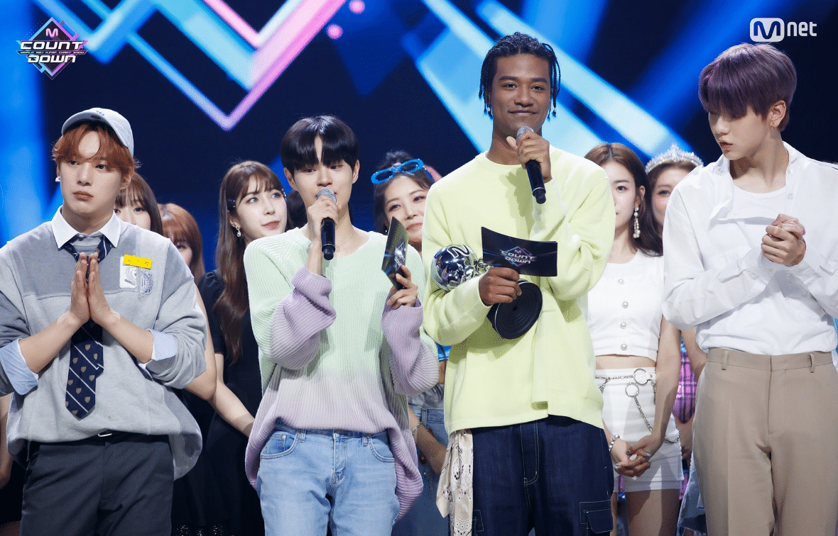 pannchoa on Twitter: "TXT Soobin standing at 185 cm tall in real life https://t.co/AbEMN3ew3b ...