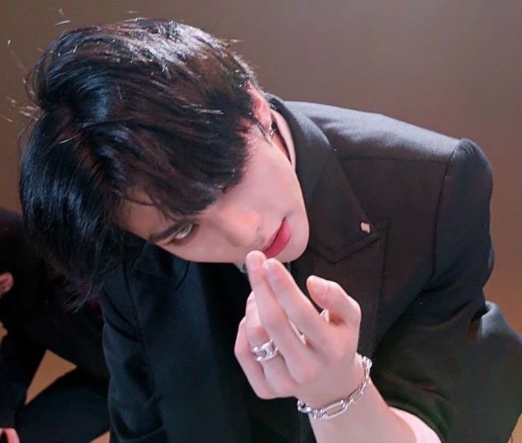 ni.juu.ni.saiのイラスト