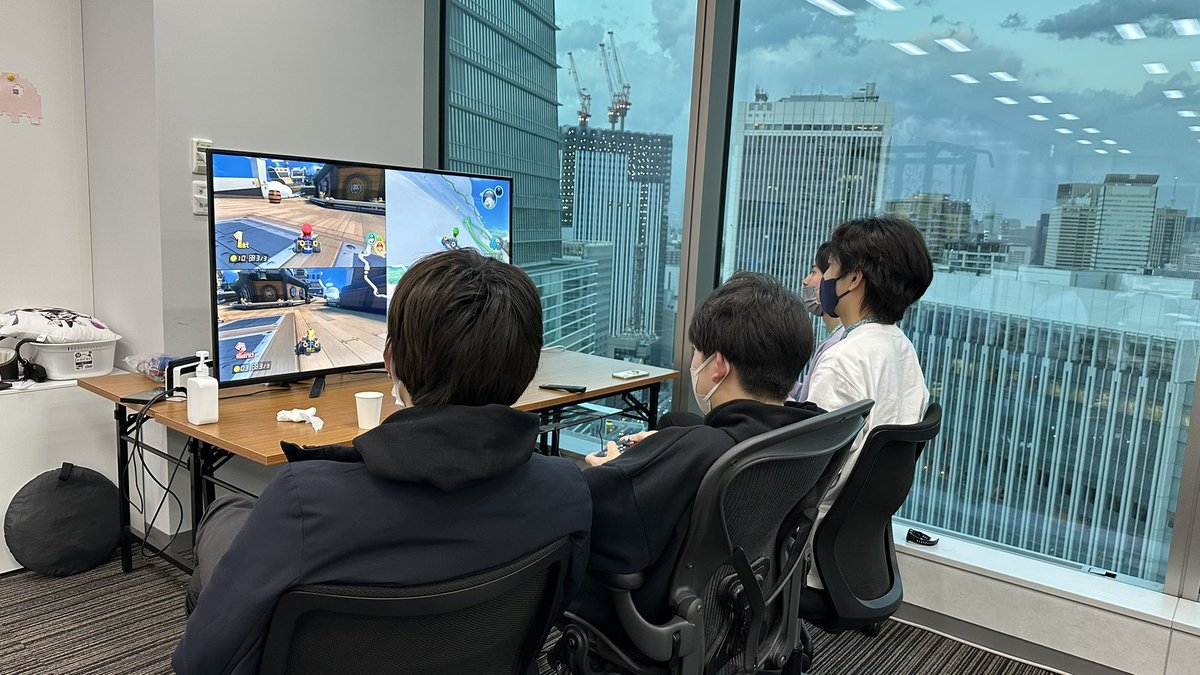 42 TOKYO | 世界26ヶ国展開ソフトウェアエンジニア養成機関 on Twitter: "今日も賑やかです、42Tokyo #42_tokyo"