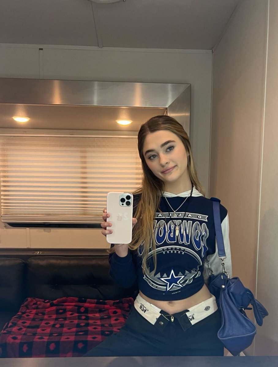 Pretty Lizzy nate d @kellioliviafans