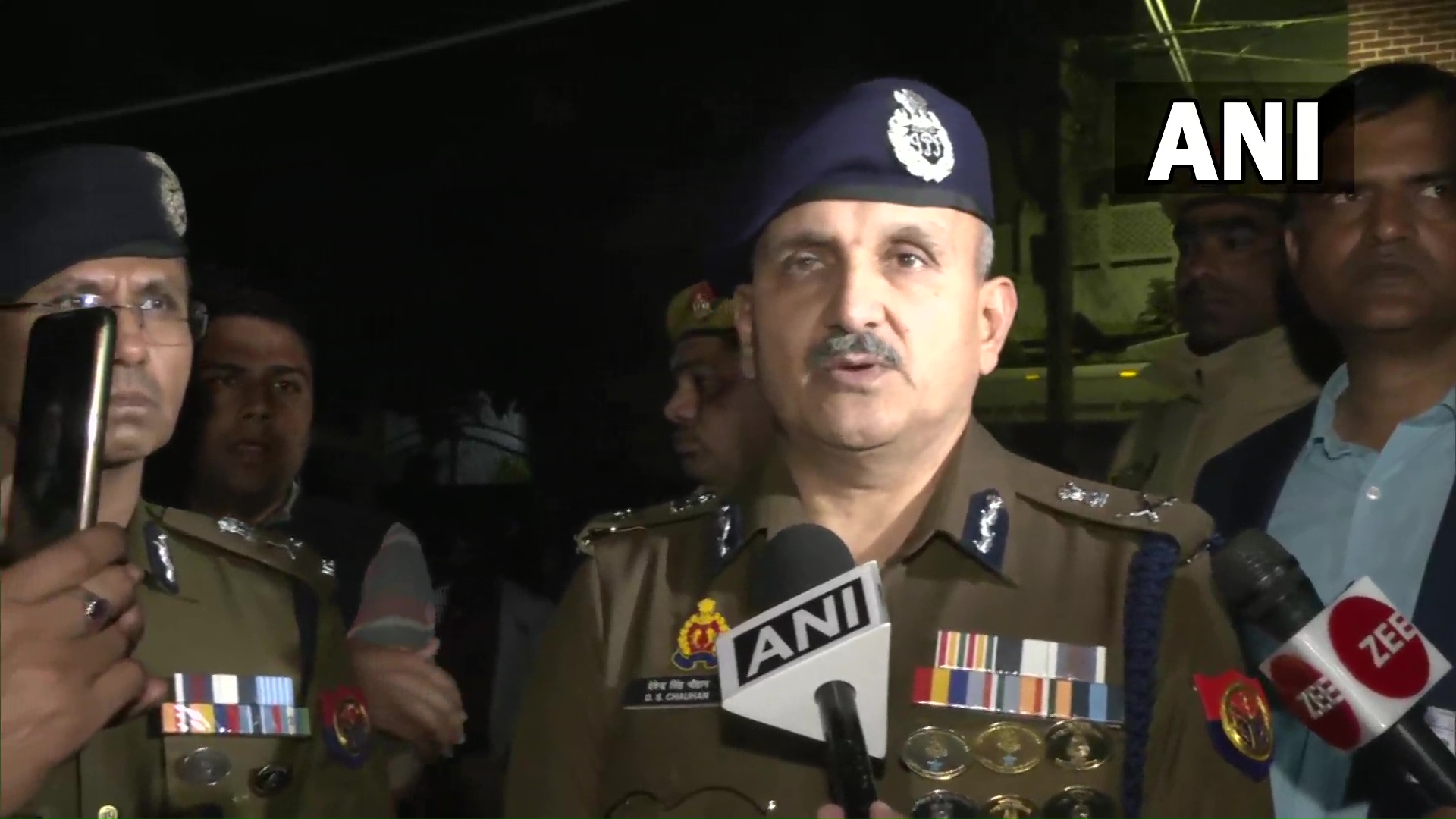 ANI UP/Uttarakhand on Twitter: "Lucknow building collapse | 5 people rescued. They were in shock ...