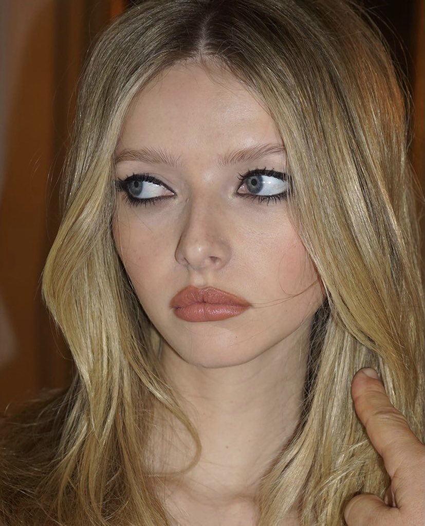 Apple Martin Eyes