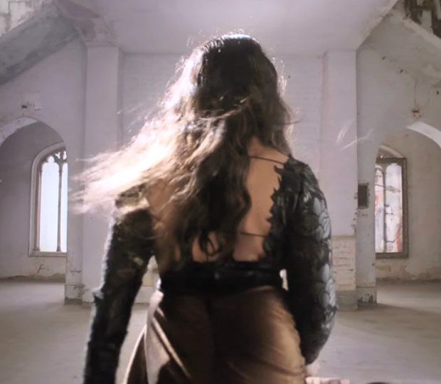 FAN OF STARLETS on Twitter: "Queen of Queens Seekiram vaadi screens and Kai waiting"