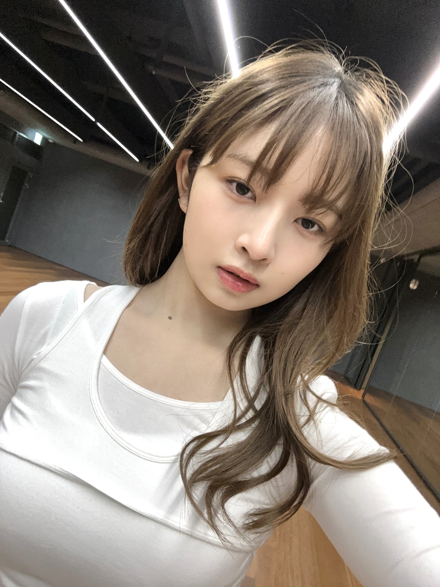 白tee爆乳REI妹 | LIHKG 討論區