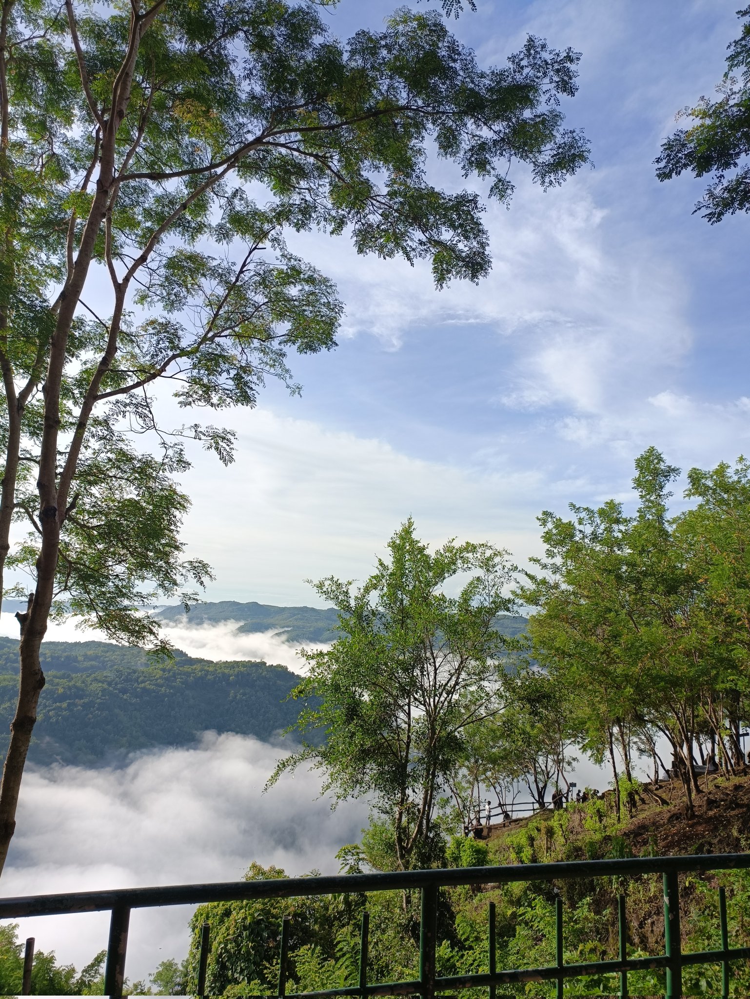 Convomf on Twitter: "💙 guys, coba dong pap jepretan terakhir di galeri ...