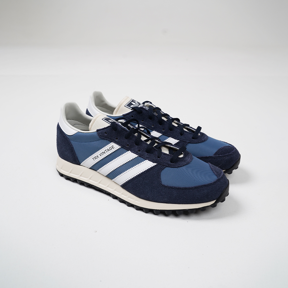 ik heb dorst Zwakheid vermoeidheid side step adidas sneakers masker ...