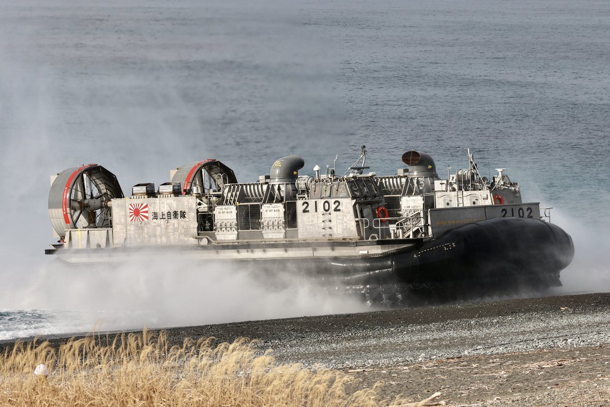 銀時＠提督 on Twitter: "RT @svXwunjkknbmZYw: 今回の沼津市今沢海岸訓練場での LCAC揚陸訓練 参加LCACは2102号機&2104号機 念願の2102号機を ...
