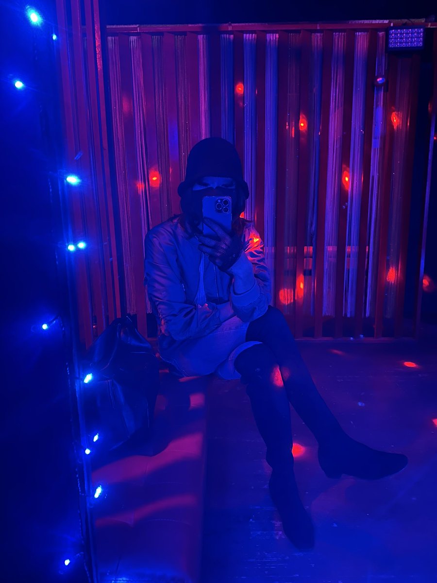 제이 와 있는데 사람이 별루 없넹 ㅋ XTACY @cdxtacy