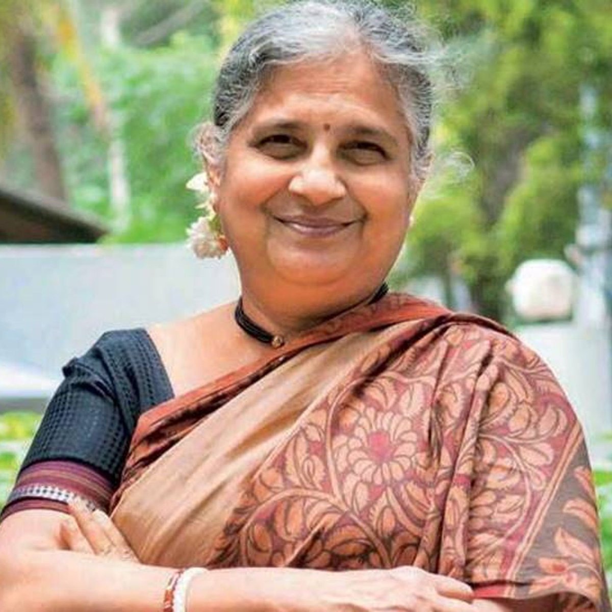 #PadmaAwards | #KumarMangalamBirla and #SudhaMurthy conferred with the ...