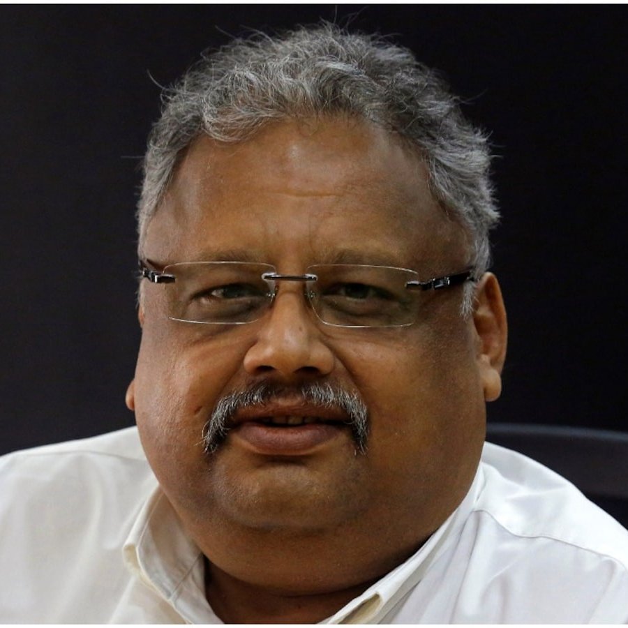 #PadmaAwards | #KumarMangalamBirla and #SudhaMurthy conferred with the ...