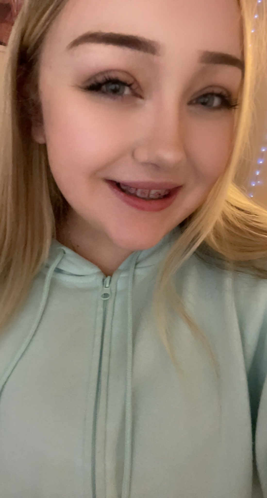 Tw Pornstars 1 Pic 𝐏𝐨𝐮𝐭🎀 Twitter Brace Face 6 35 Pm 25 Jan 2023