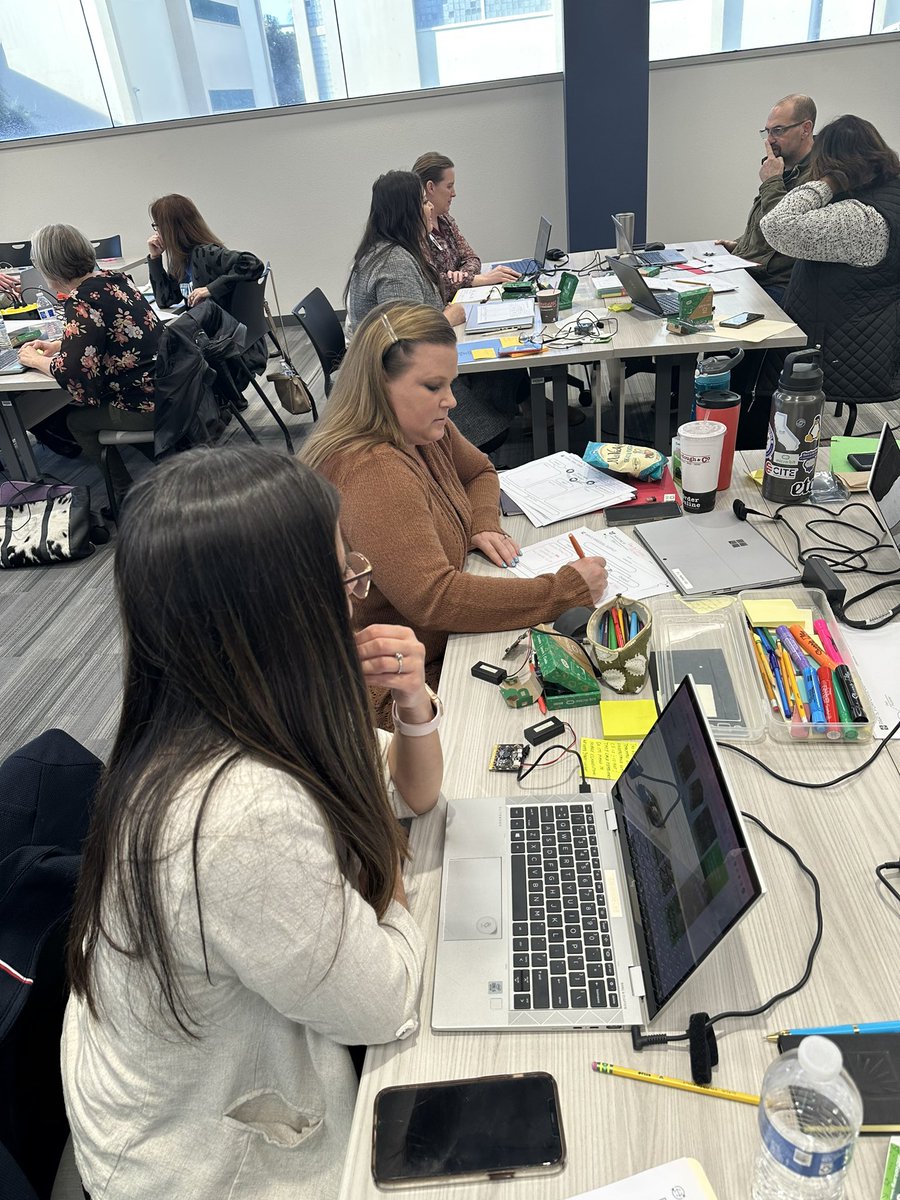 Micro:bit Educational Foundation on Twitter: "RT @RudyChem: What an amazing day with educators ...