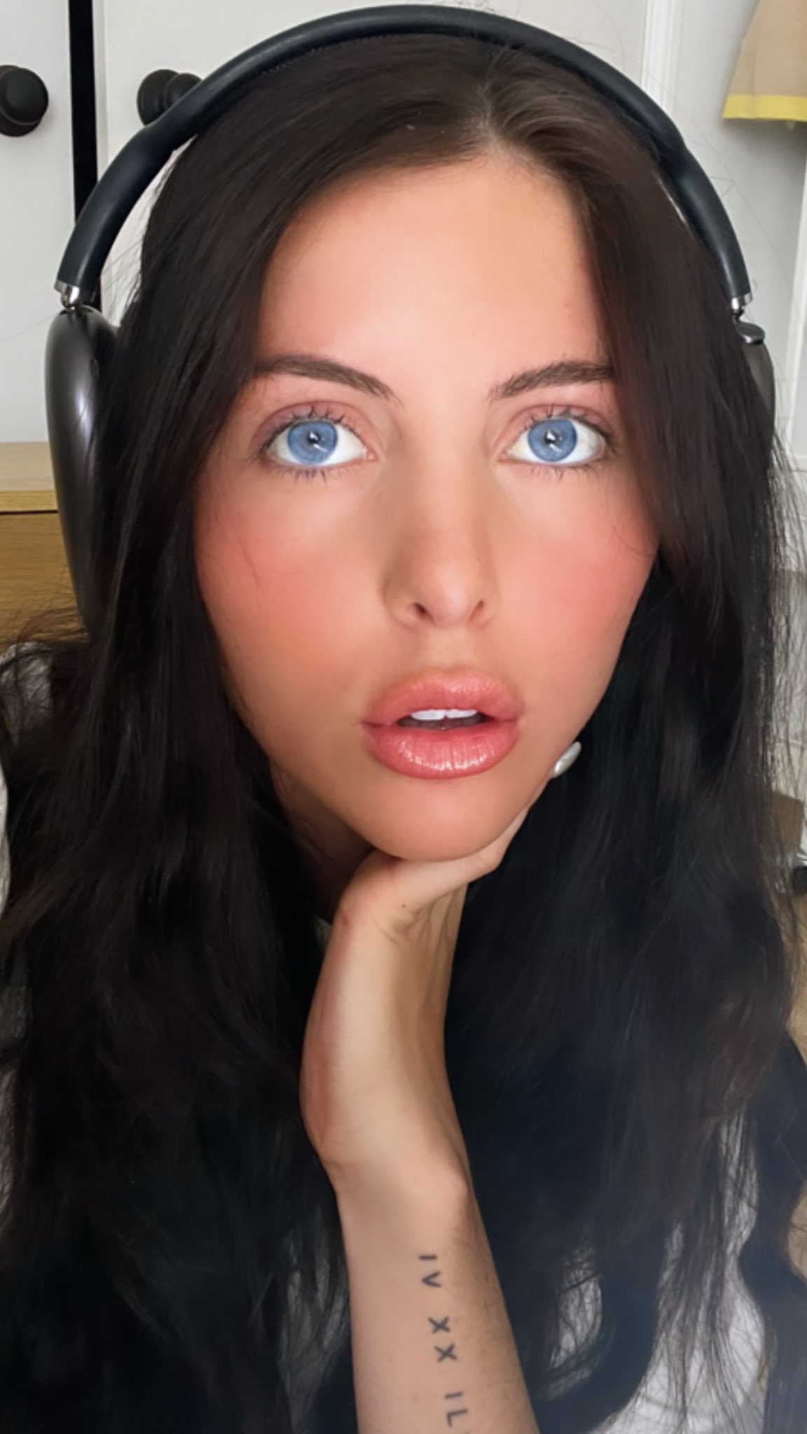 TW Pornstars - Theodora Day. Twitter. can i have a 💙 ?. 10:44 PM - 25 ...