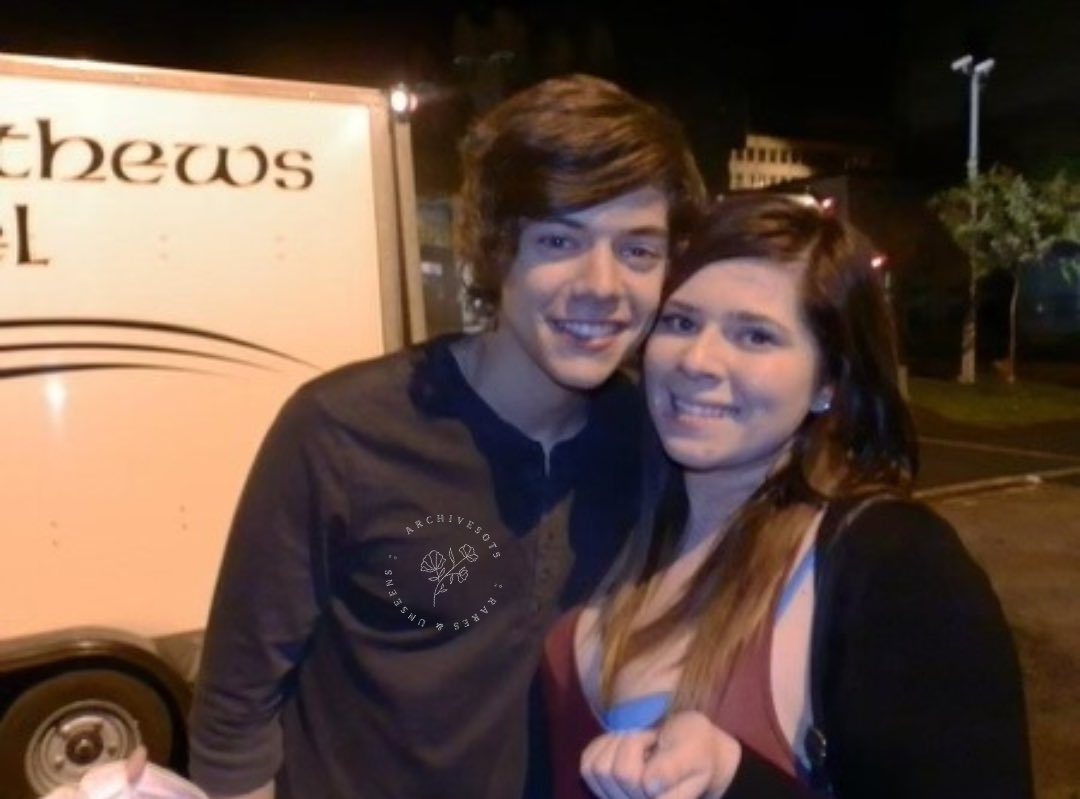 OT5 Archives on Twitter: "Unseen of Harry with a fan after an Ed ...