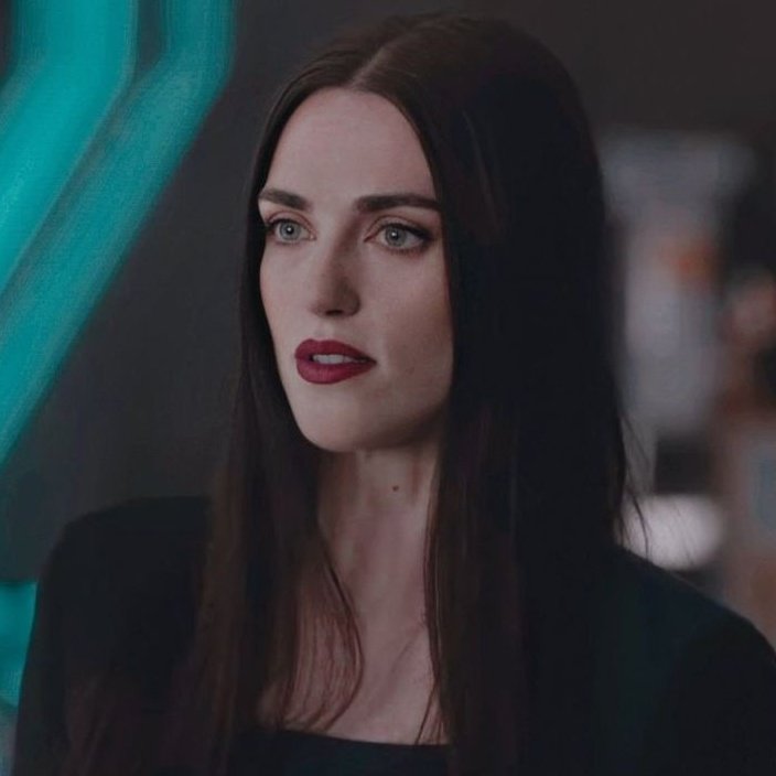 h on Twitter: "RT @bysecsual: category is: bad bitches that are repressed lesbians with several ...